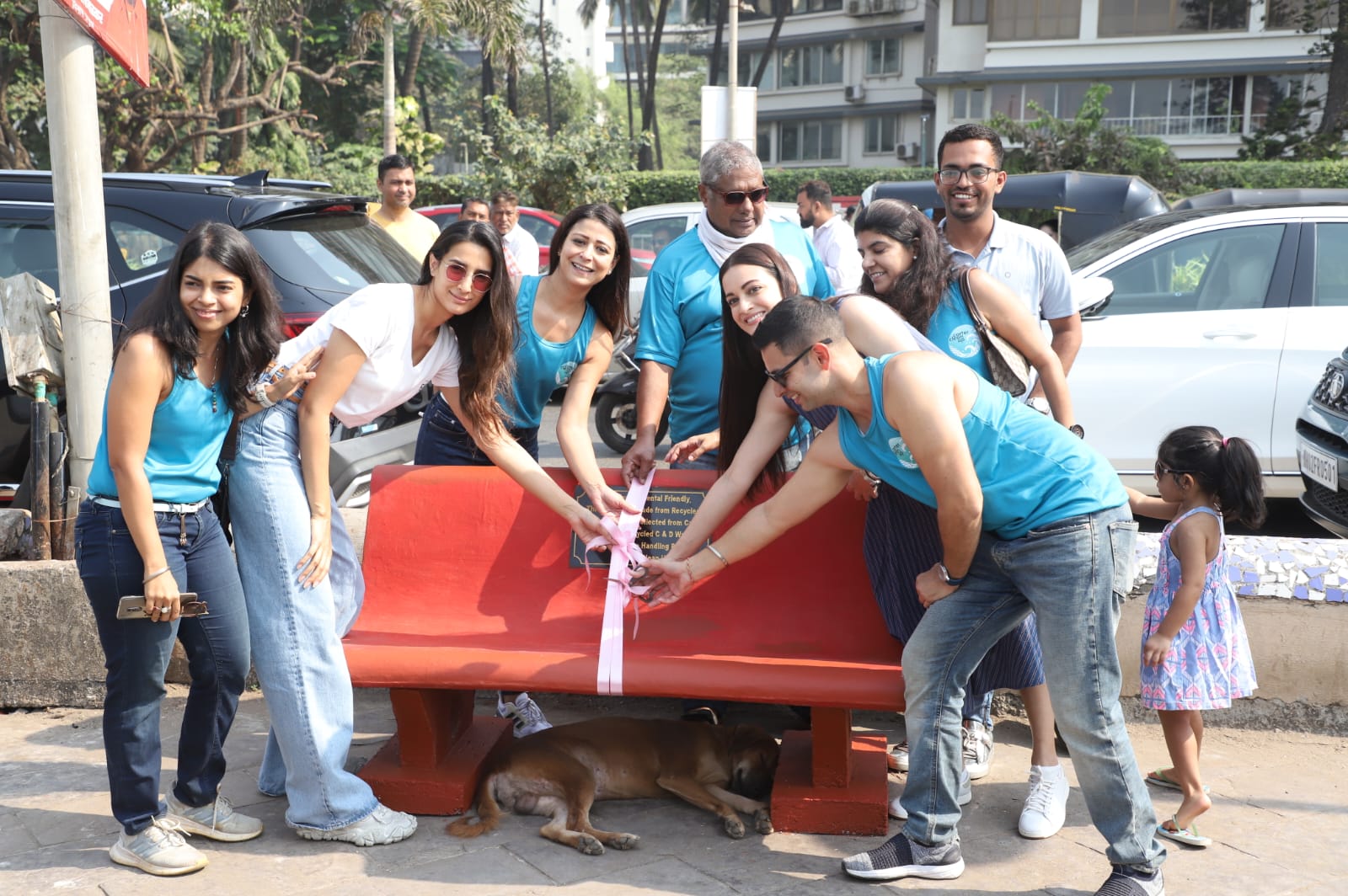 Dia Mirza and Pragya Kapoor inaugurate the benches on Carter Road ...