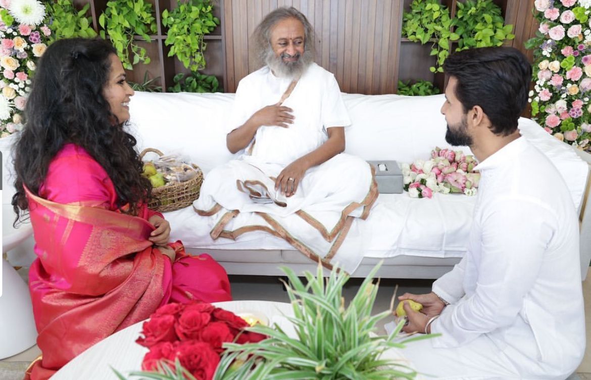 Ravie Dubey shares the memorable experience that he had meeting Sri Sri ...
