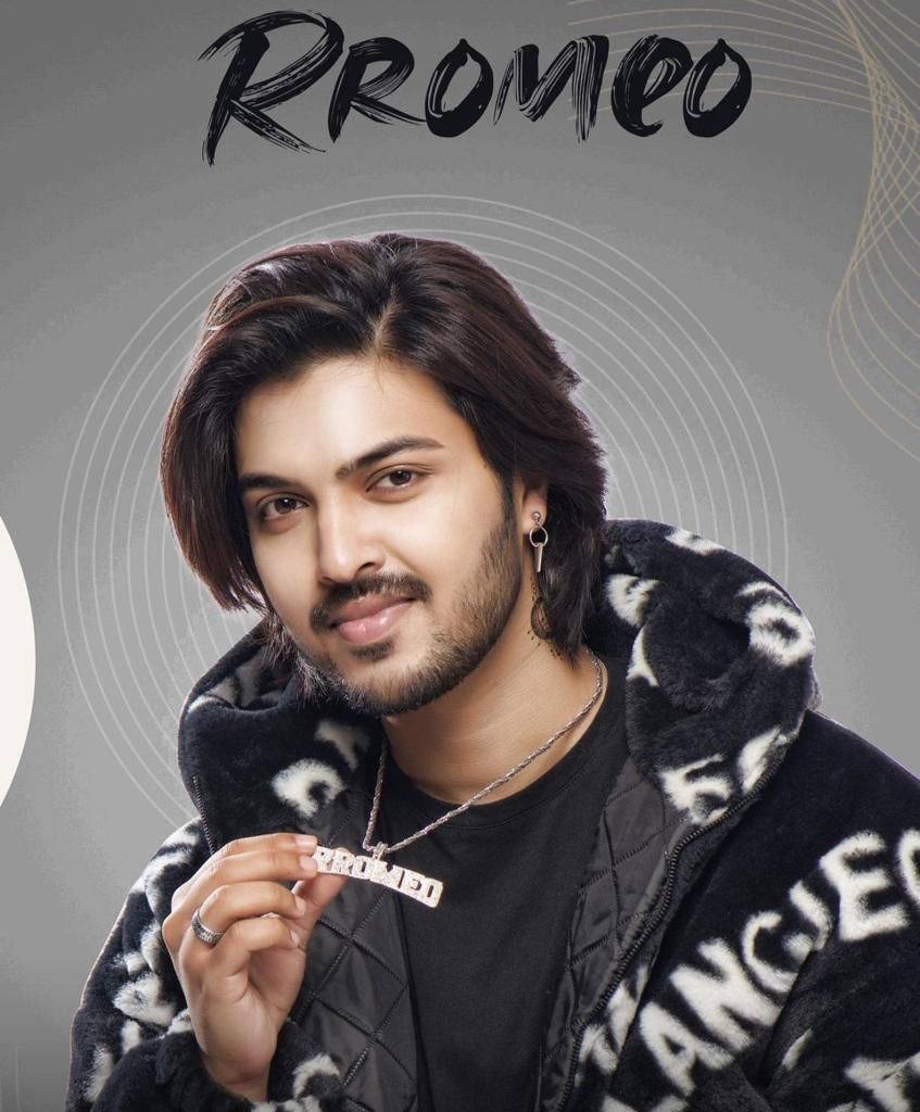 ‘Iconic Independent Artist Award’ bestowed on RRomeo by Mid-Day Showbiz ...