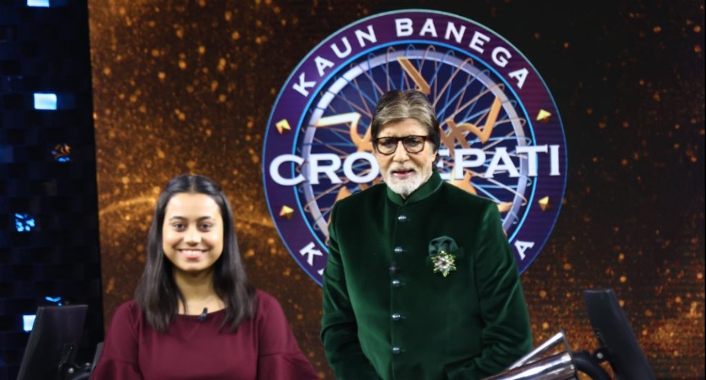 Watch a SRK fan and a Big B fan, both from the same family, on the KBC ...